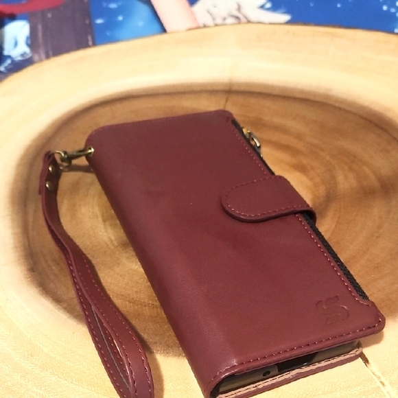 unbranded | Cell Phones & Accessories | Elegant Maroon Faux Leather ...